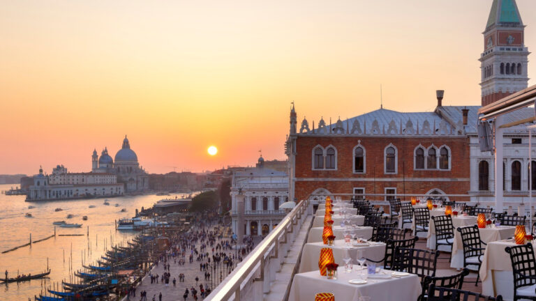 What to Expect When You Stay at a Four Seasons - HotelSlash